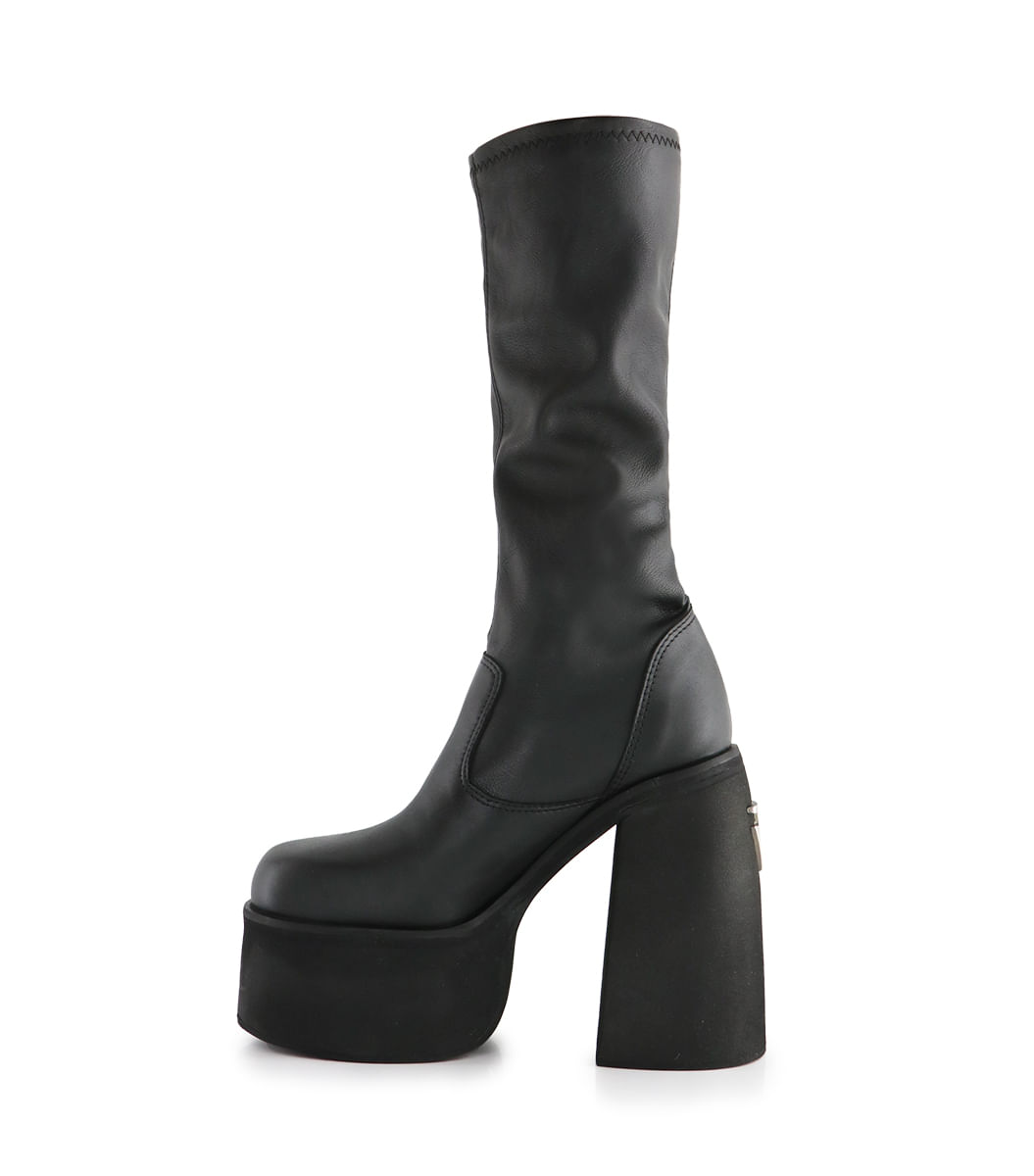 Bota Nicka | Ricky Sarkany